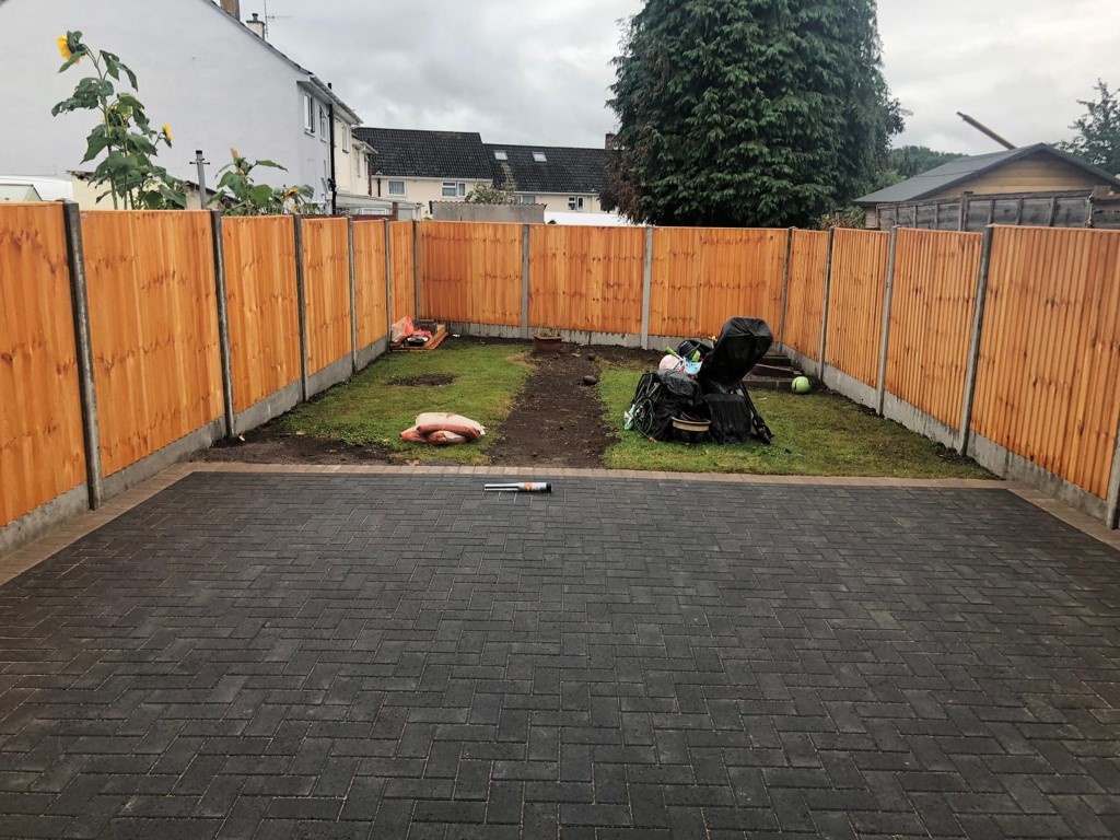Wooden Fence Installers Tipperary | Trellis, Panels, Gravel Boards